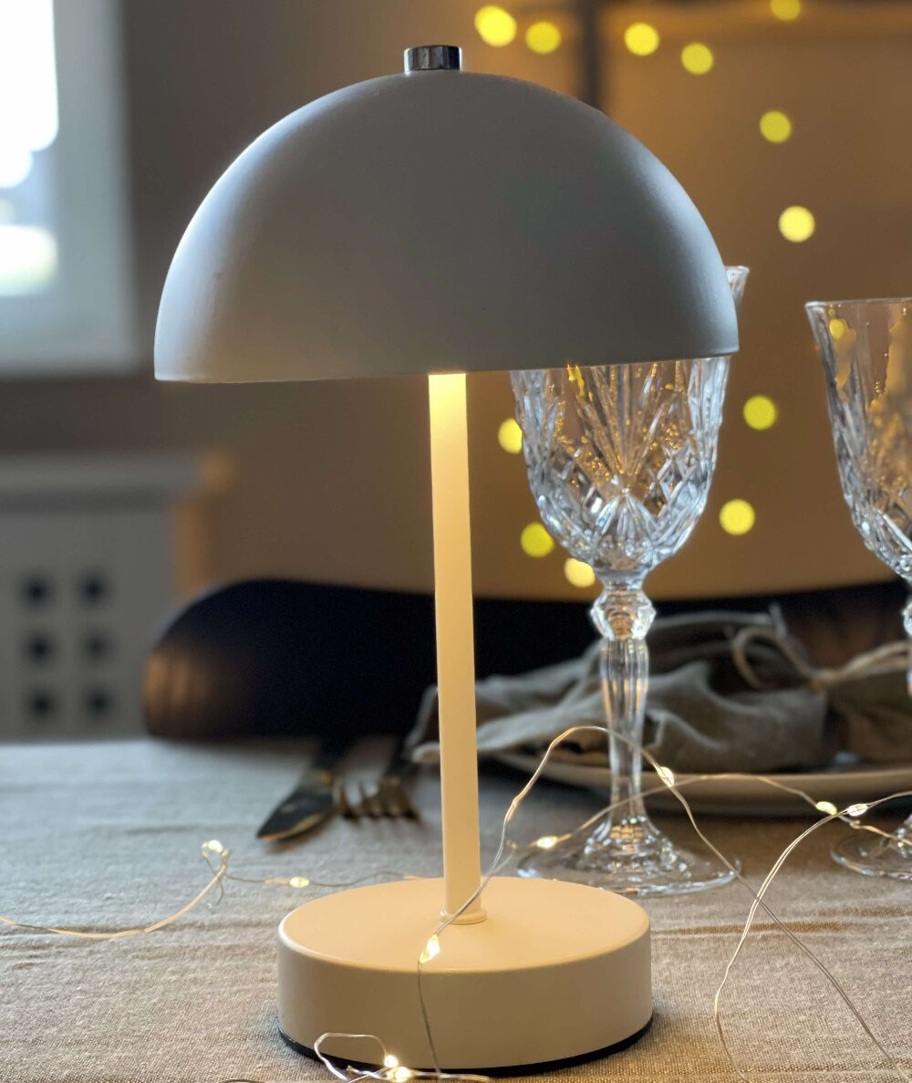 Genopladelig Ella LED bordlampe med touch lysdæmper og moderne design